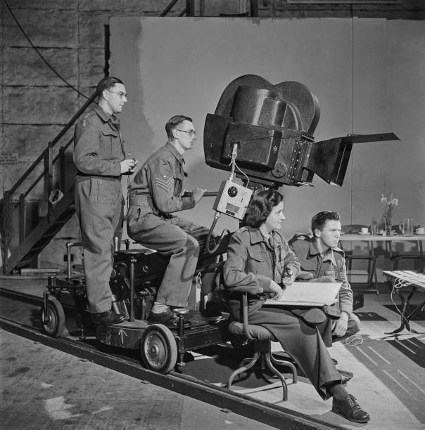 British Army camera crew featuring cameraman Raymond Glendennin- 1942 ...