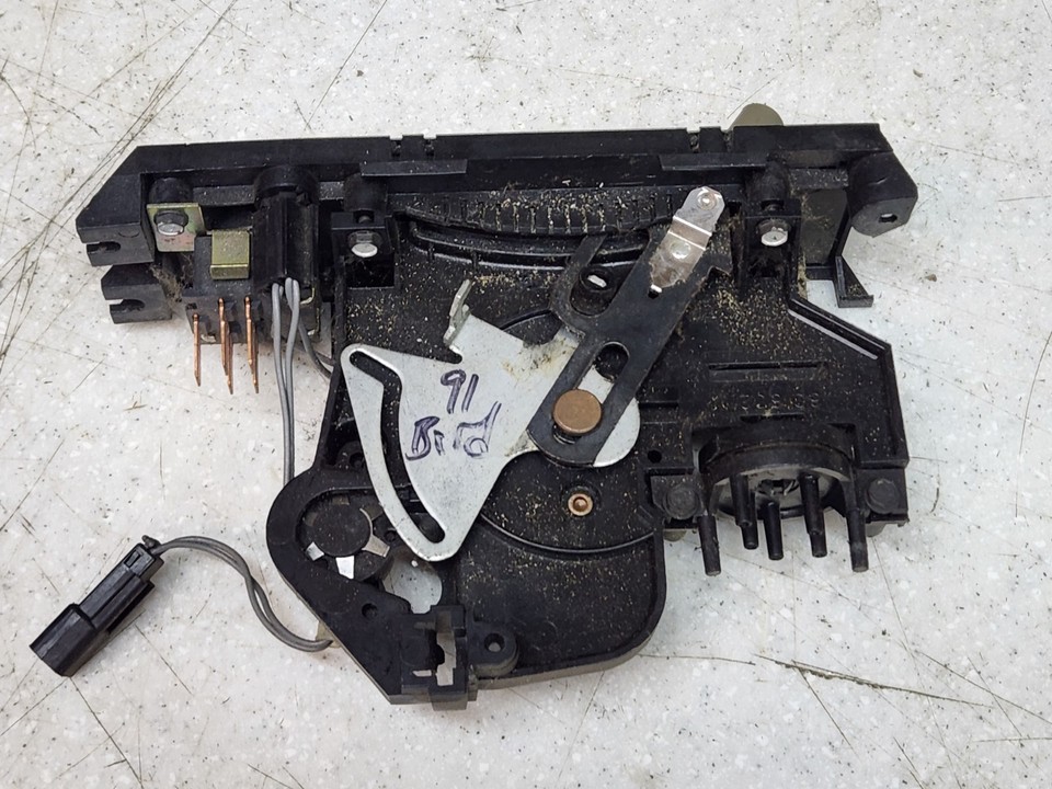 91 Firebird Trans Am AC HEATER CONTROL Hvac ASSEMBLY Climate 85 92 GM ...