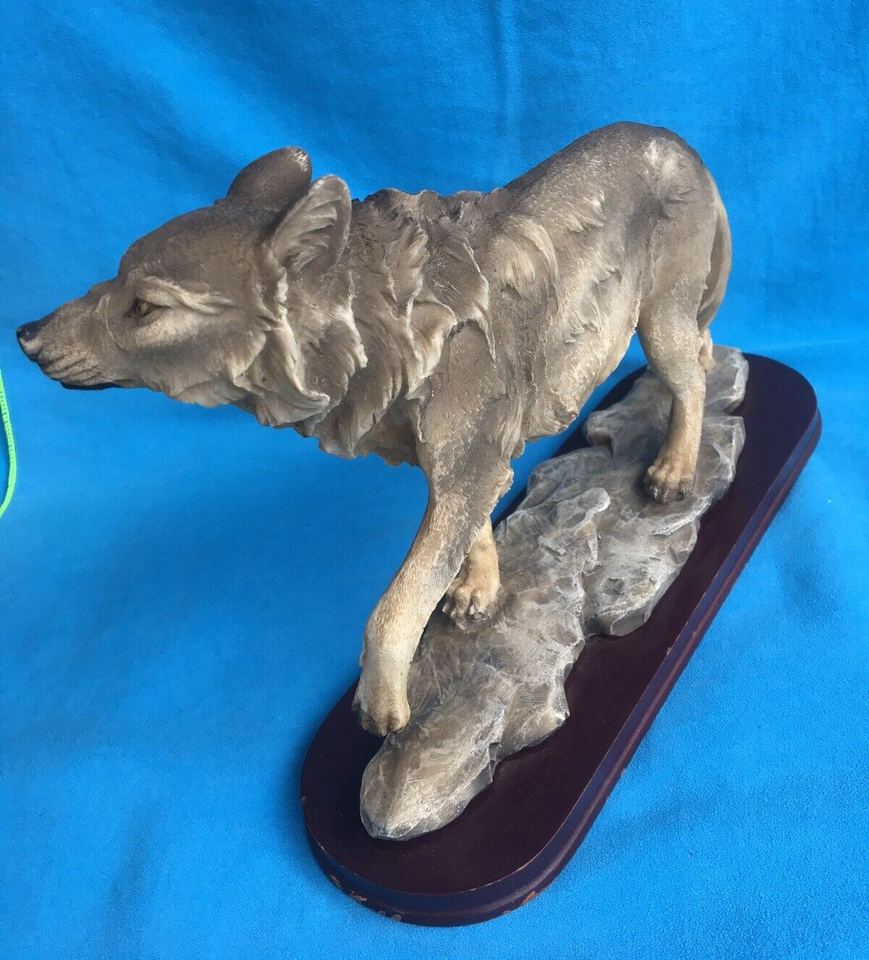 Vintage Figurine wolf plastic Orange Gallry | eBay