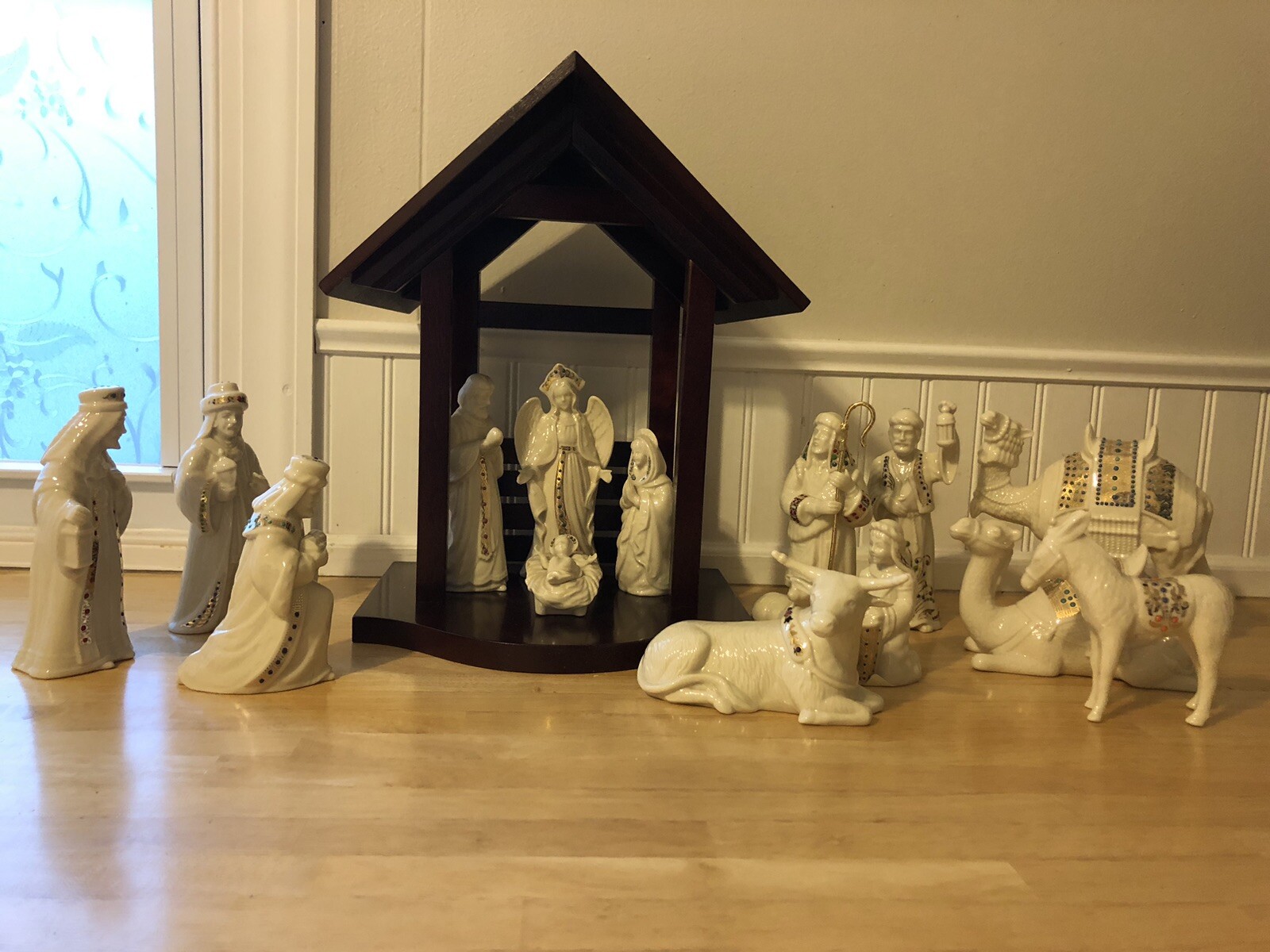 Lenox 14 Piece *THE NATIVITY SET* White Bisque Porcelain w/Wood Crèche ...