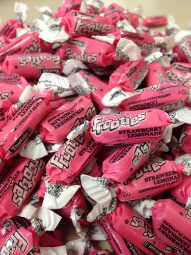 Frooties Strawberry Lemonade Fruit Chewy Candy One Pound Bulk FREE ...