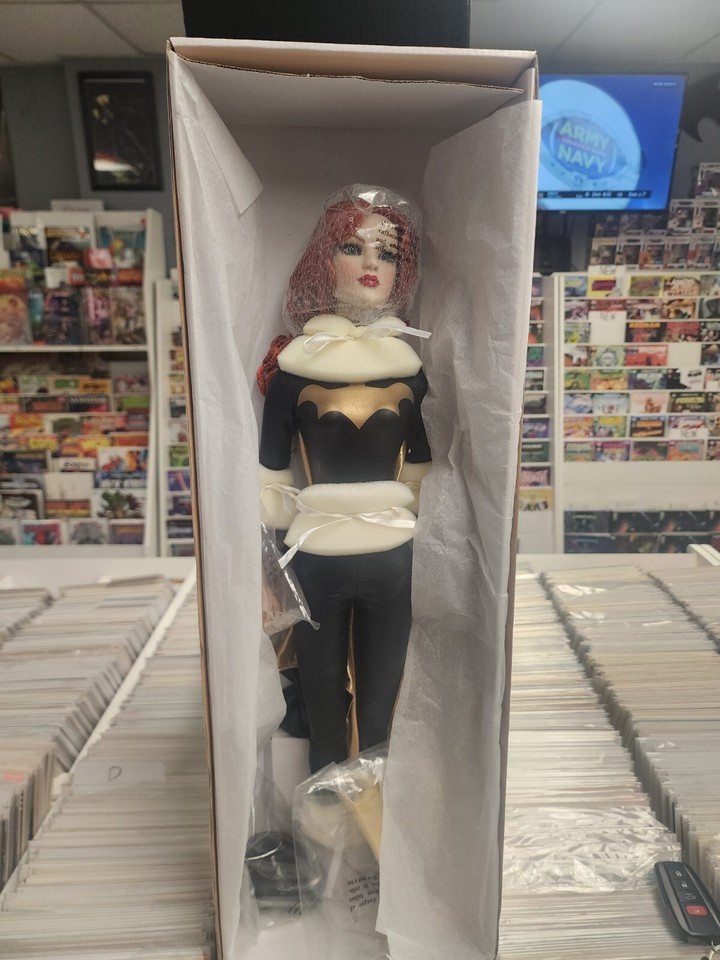 Tonner DC Stars 22 Inch Arkham Batgirl. Extremely Rare. Mint In Box ...