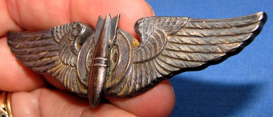 STUNNING WW2 LUXENBERG BOMBADIER WINGS "1st PATTERN" 3 INCH SIZE ...