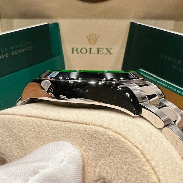 Rolex Milgauss 40mm Stainless Steel Blue Dial Oyster 116400GV Box ...