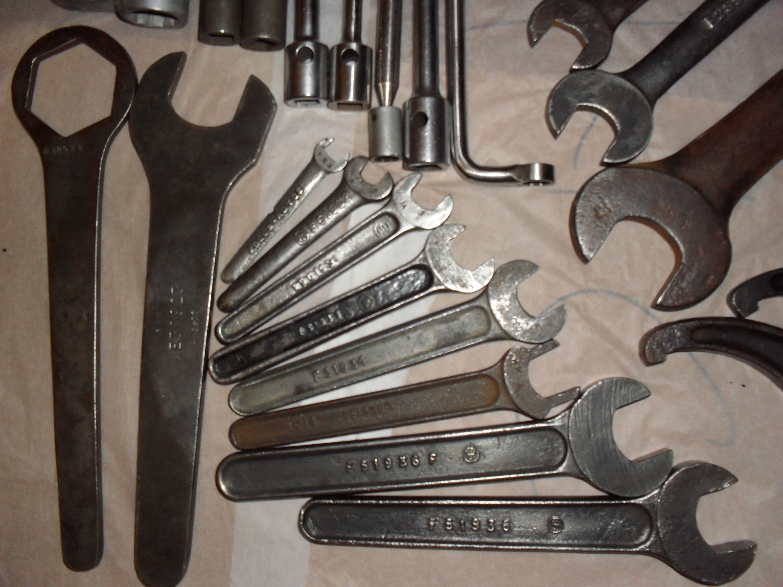 ROLLS ROYCE SPANNERS & WRENCHES TOOL BAG 42 x PIECES GENUINE ROLLS ...