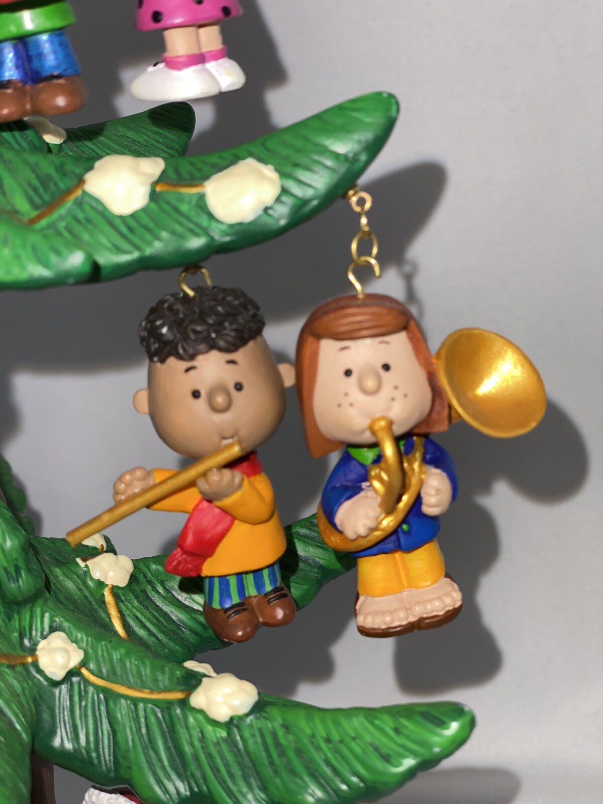 The Peanuts Musical Christmas Tree Danbury Mint Charlie Brown Snoopy ...
