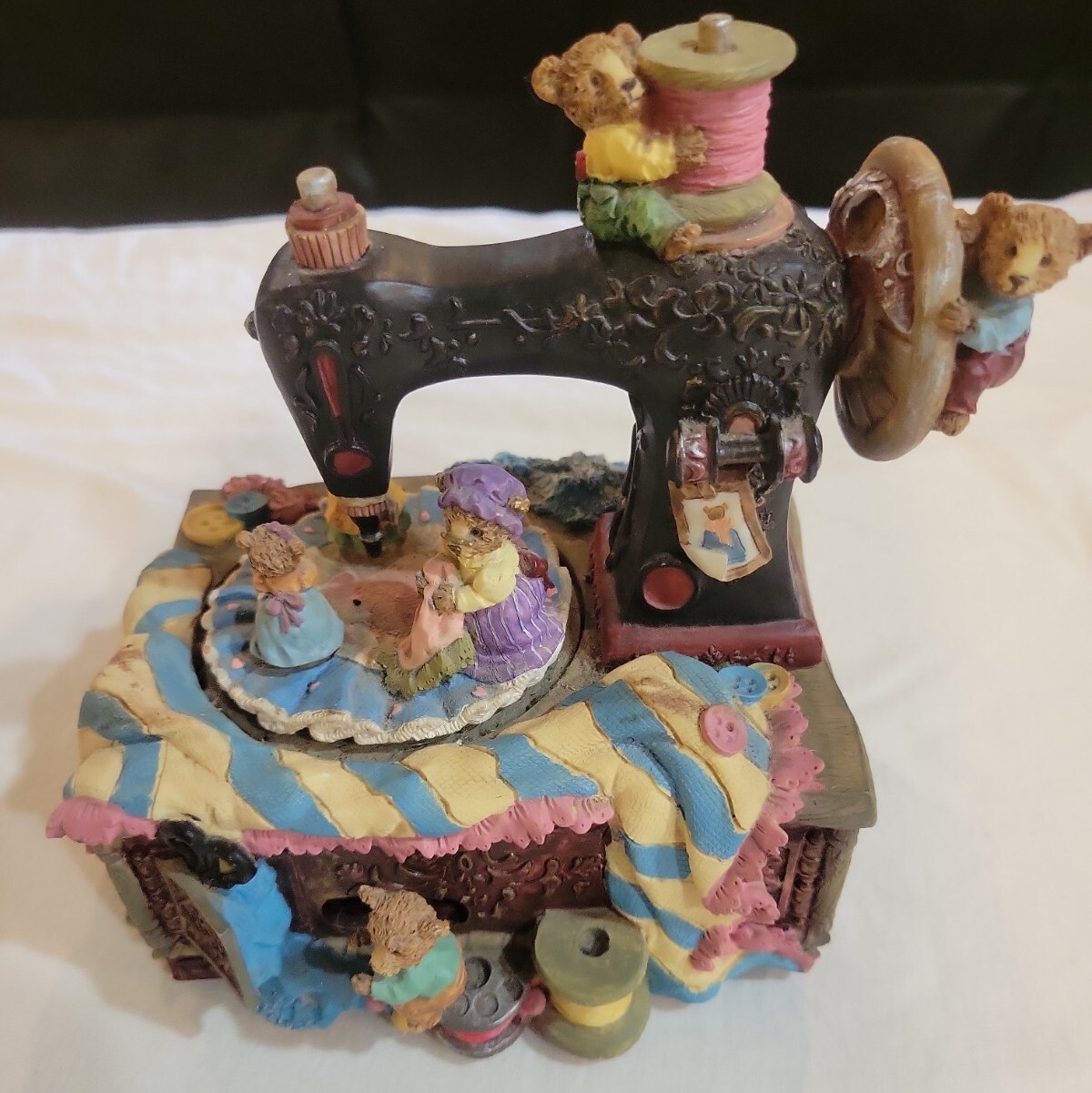 Music Box Sewing Machine Mice Resin Plays Whistle While We Work Display ...