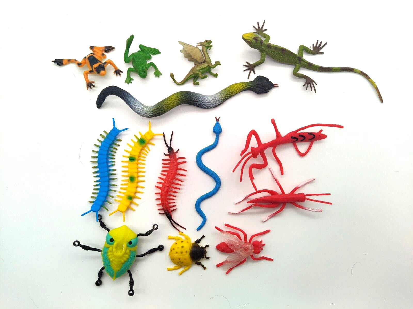 Lot of 14 Plastic Reptiles Insects Frogs Creepy Crawly Animals Figures ...
