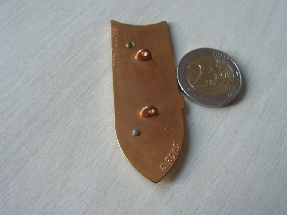 THOSE OF THE RESISTANCE promotion badge. 58° ESOAT, Transmission ...