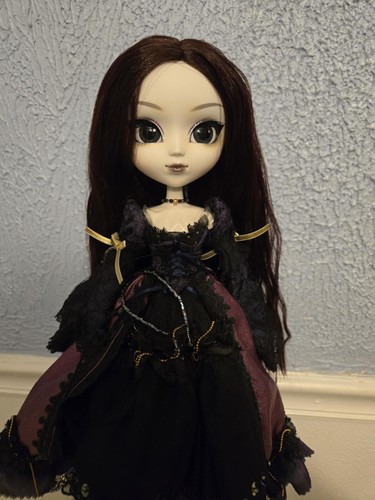 PULLIP VERITAS AND PULLIP MIDNIGHT VELVET DOLLS - BOTH DOLLS INCLUDED | eBay