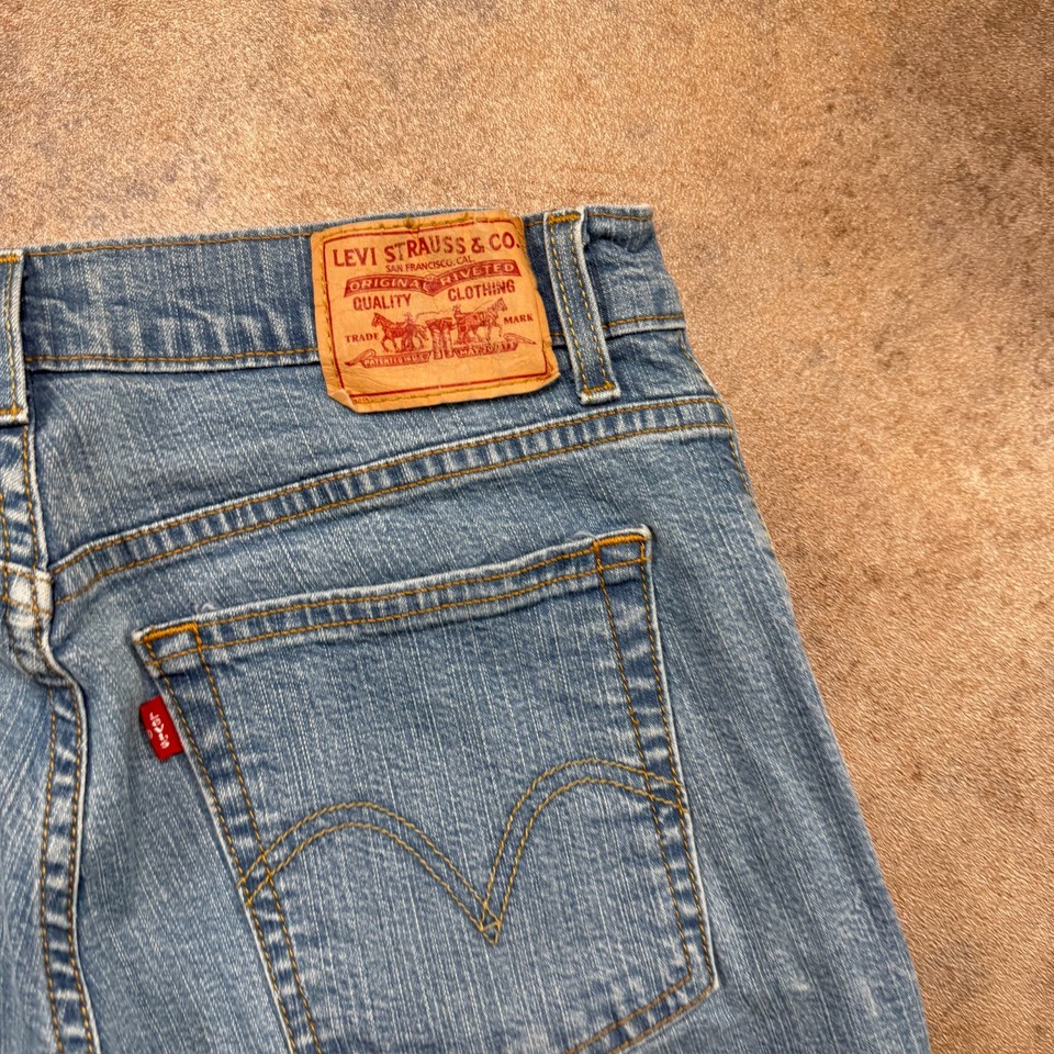 Levi's 550 Jeans Womens (30 Inch Waist) (31 Inch Leg) Relaxed Bootcut ...