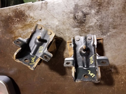 2011-15 DURAMAX DIESEL MOTOR ENGINE MOUNTS 25814752 25814754 r1114 | eBay