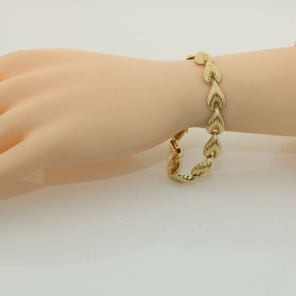 14K Yellow Gold Reeded Leaf Shaped Bracelet 7 inch length Circa 1970 ...