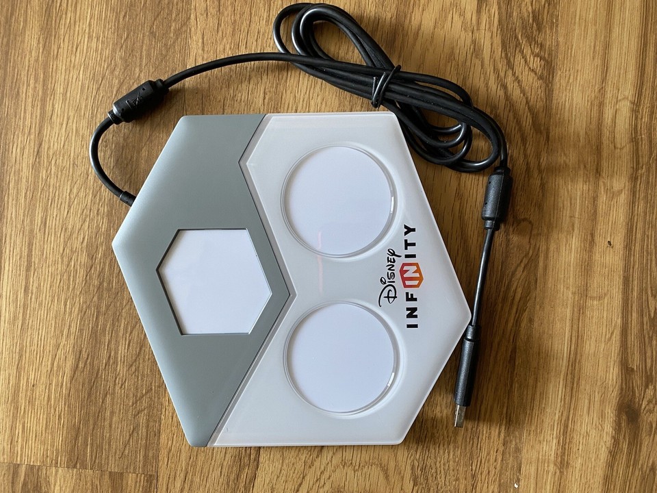 Disney Infinity + Infinity Base ~ Nintendo Wii Excellent ConditionReady ...