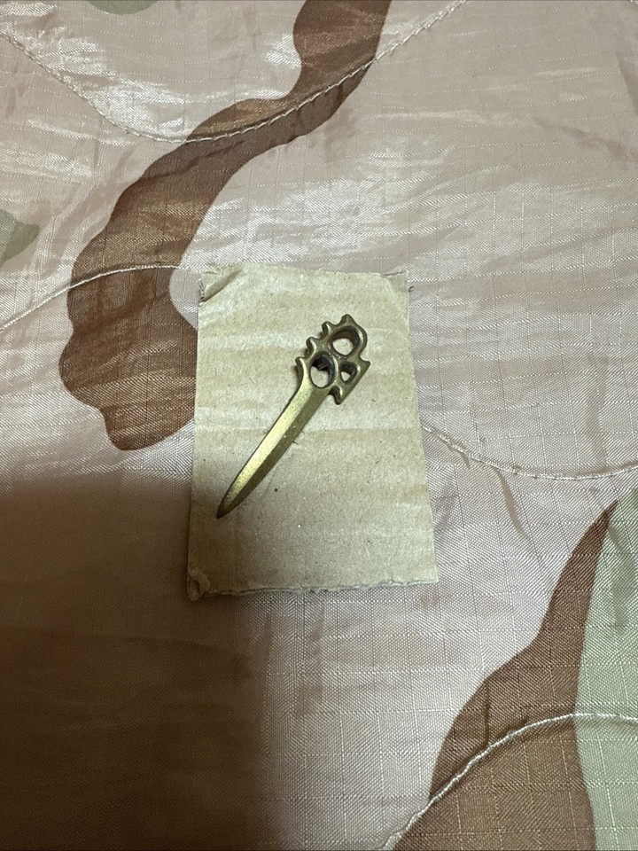 NO 50/52 Commando Cap Badge Brass Metal | eBay UK