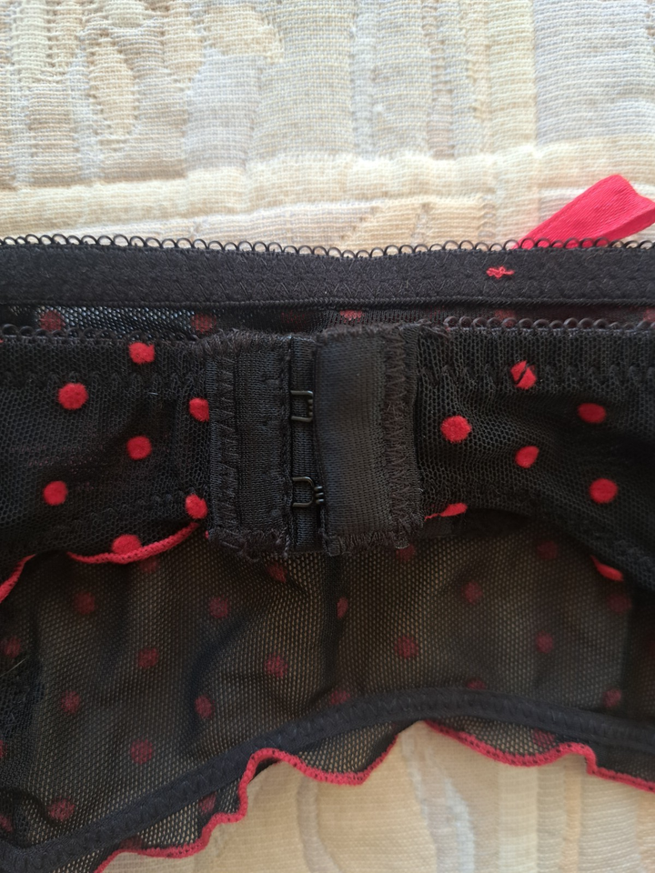 Black And Red Spotted Bowed Heart Charm Secret Possession Suspender ...