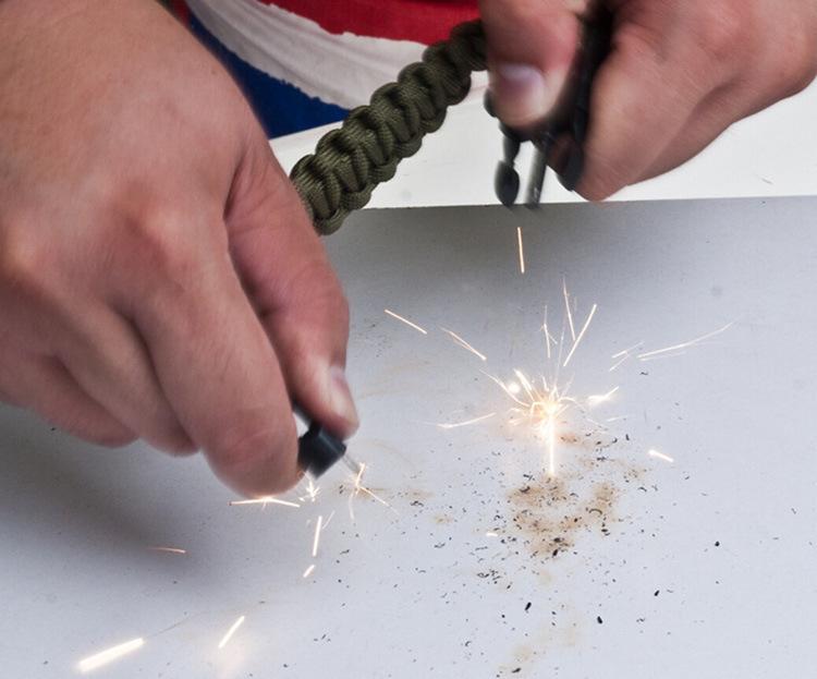 Survival Bracelets with Fire Starter Outdoor Self-rescue - One item ...