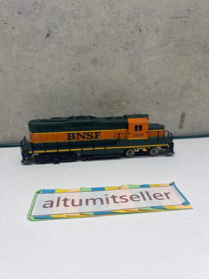 Walthers HO Scale BNSF Diesel Locomotive 3838 Lighted, NO Box, Used AS ...