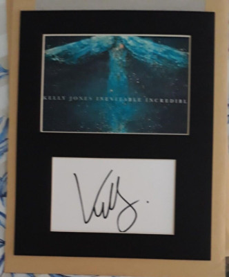 KELLY JONES AUTOGRAPH SIGNED CARD **6" X 4** PHOTO ( STEREOPHONICS ) 55 ...