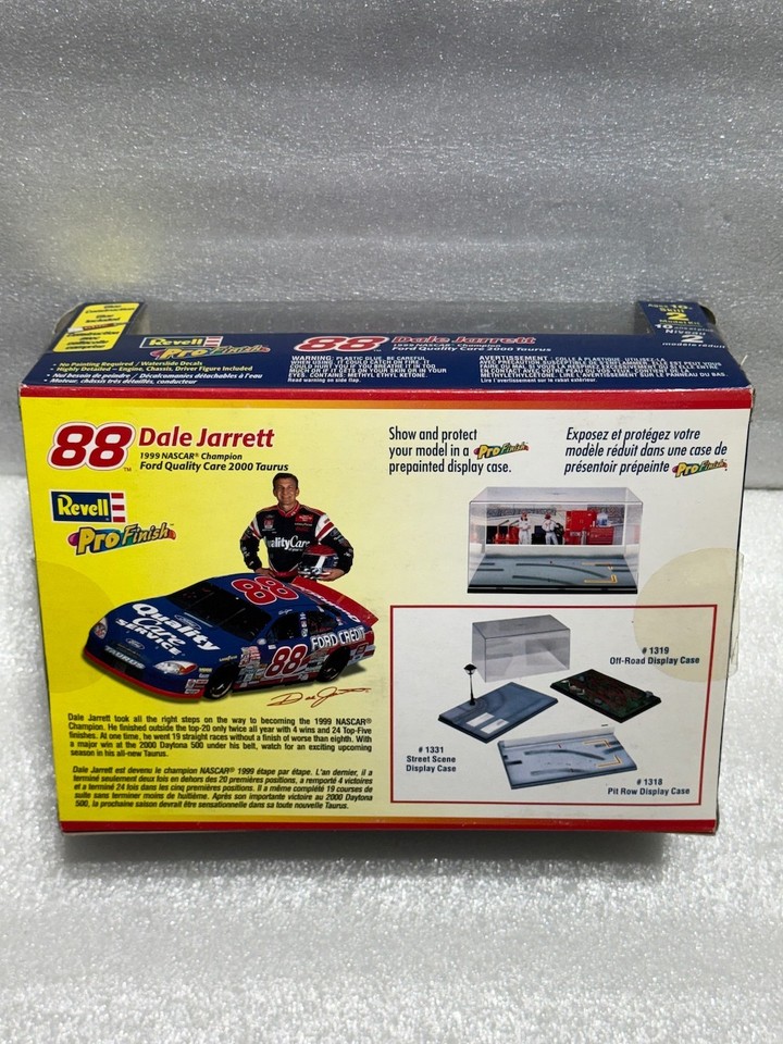 REVELL NASCAR 88 DALE JARRETT PRO FINISH 1:25 FORD RACE CAR MODEL KIT ...