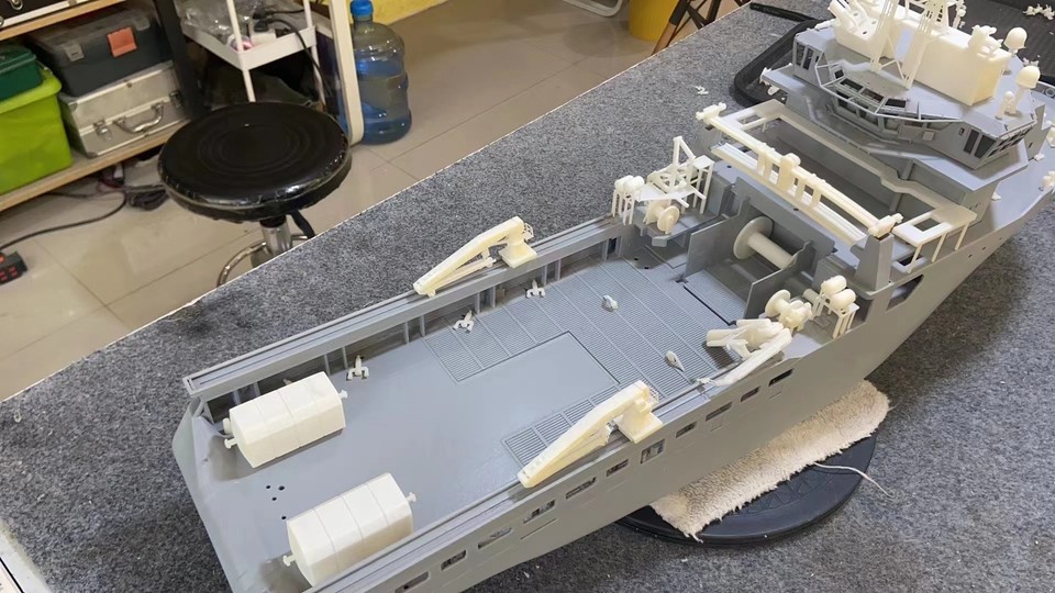 AHTS UT 712 1:100 800mm 31.5" RC Model Ship Kit | eBay