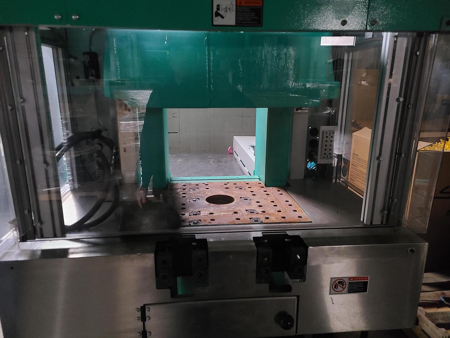 55 Ton Arburg Vertical Injection Molding Machine Model 375V 500-100 1 ...