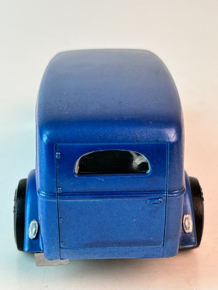 AMT 1933 Willys Panel Truck, Bread Baron Built Model Kit, Original ...