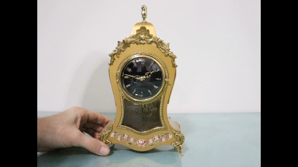 LE CASTEL Vintage Mantel Top! Clock Baby Mini SWISS Neuchatel 8 days ...