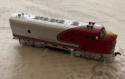 Ho Scale SANTA FE Life-Like Diesel Locomotive Model Train Engine Red ...