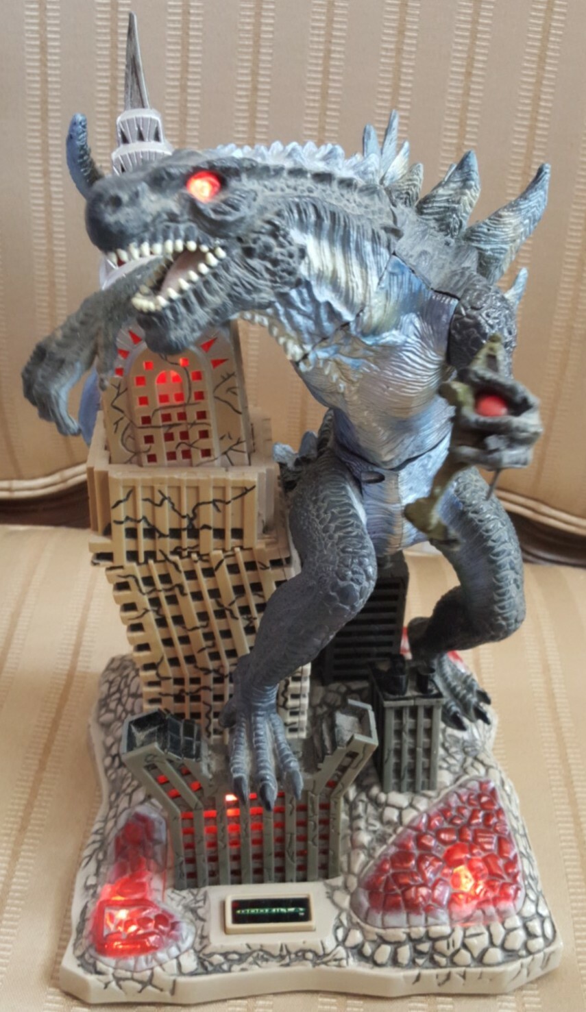 Godzilla Empire State Building Animated Bank Trendmasters Vintage 1998 ...