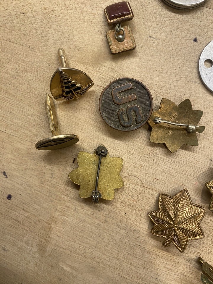 Lot Of Ww1 -Ww2 Pins And Emblems Patches Dog Tags Nice Lot | eBay