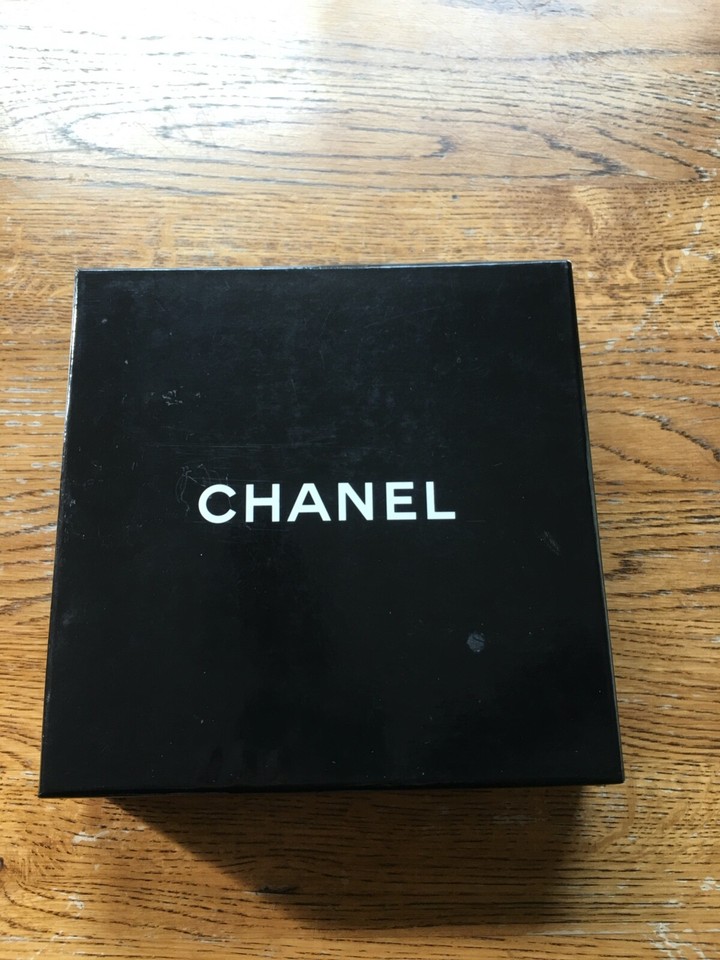 Chanel Classic Three Row Gold Chain Belt with Chanel rue Cambon Paris ...