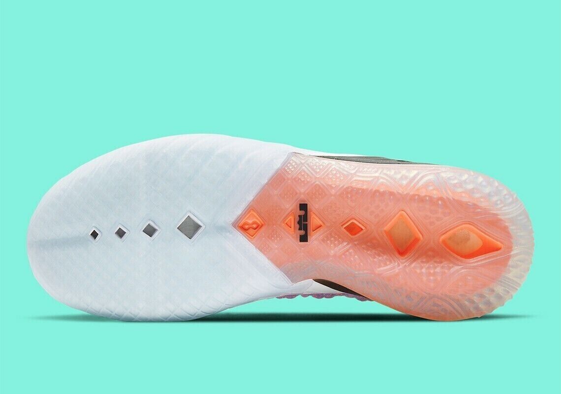 Nike LeBron XVIII 18 Graffiti Basketball Blue Purple Shoes CQ9283-900 ...