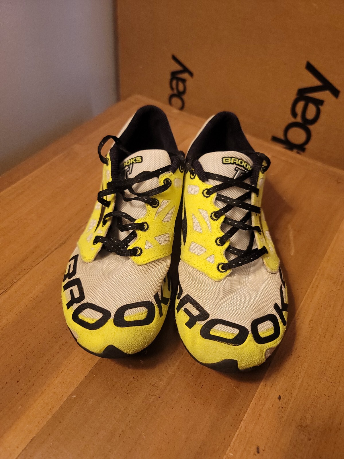 Size 5.5 - Brooks Racer T7 Black/Night Life/Silver/White for sale ...