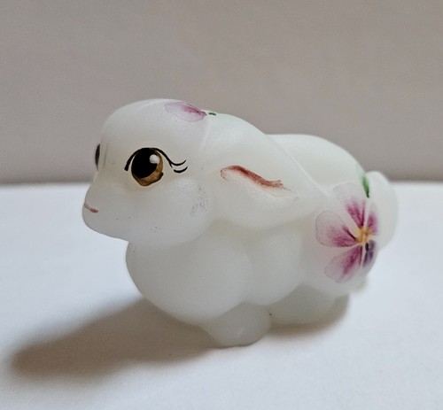 FENTON Bunny Rabbit Satin Glass Figurine Handpainted Violets Signed P ...