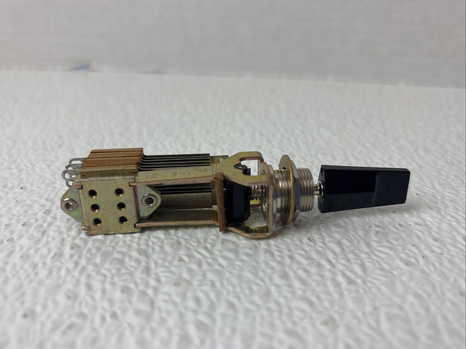 41212L SWITCHCRAFT Switch Toggle Full Size | eBay