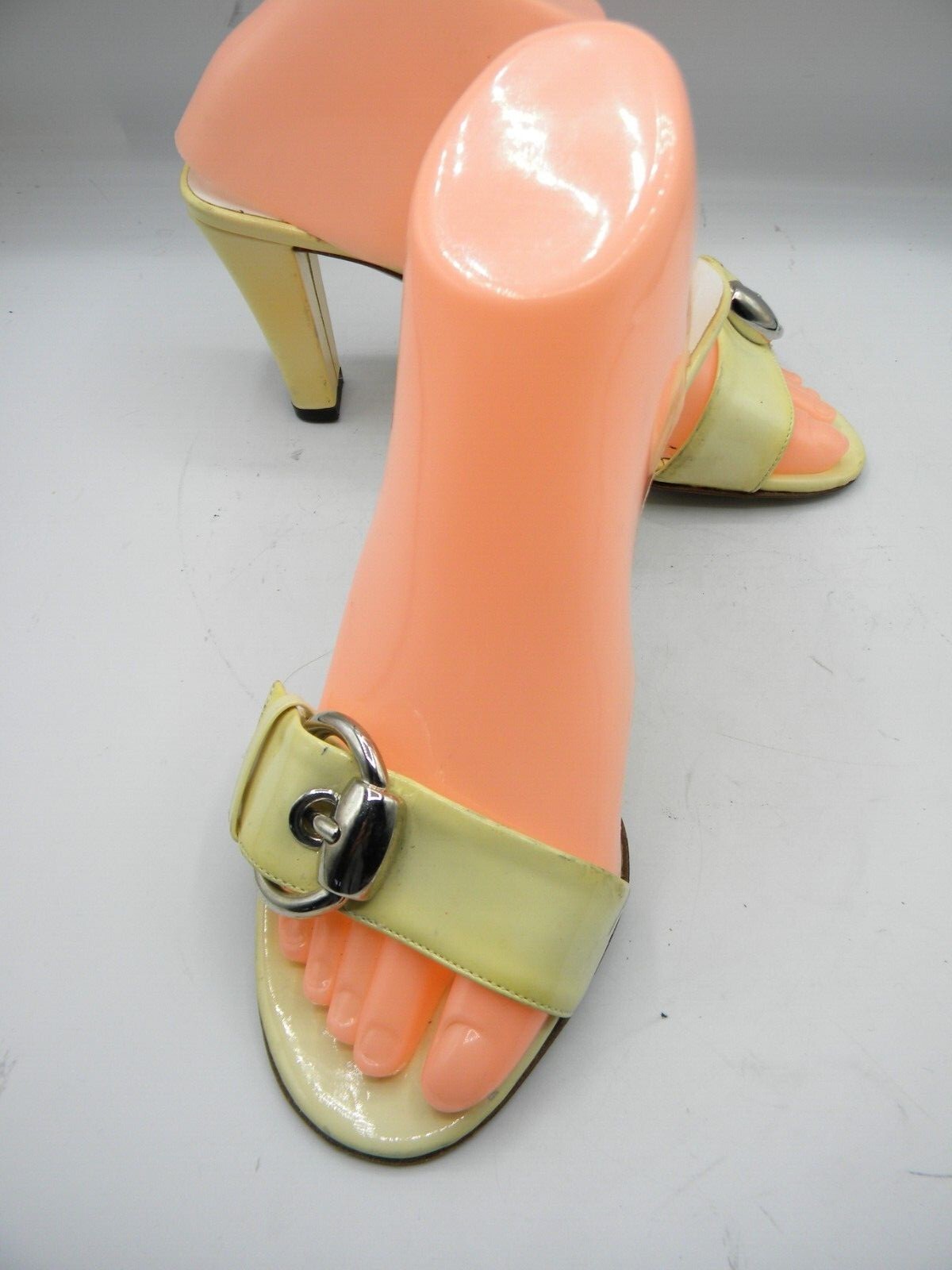 Gucci Ivory Patent Leather Slide Heel Sandals Size 35… - Gem