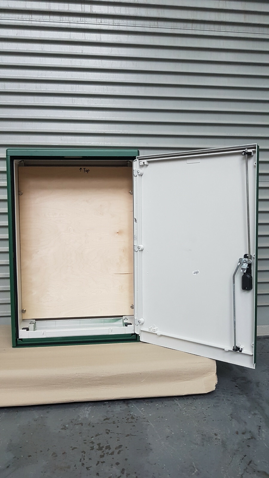 GRP Electric Meter Box W605 x H930 x D320mm GRP Cabinet , GRP Electric ...