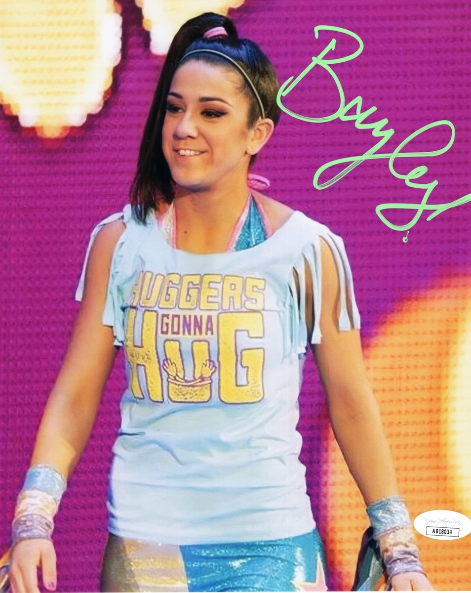 Bayley Nxt Hot