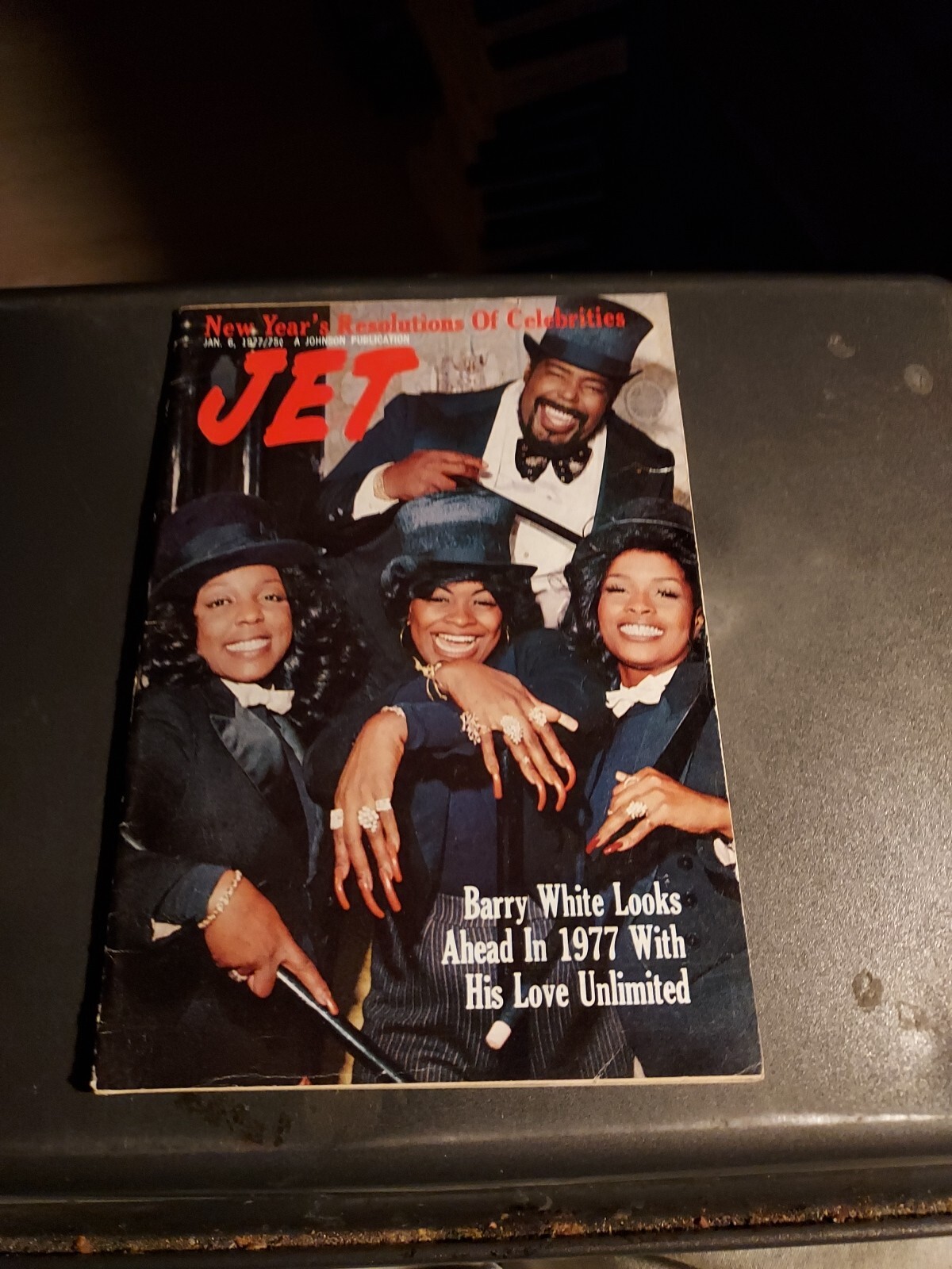 JET Magazine Jan 6 1977 Barry White Looks Ahead In 1977 With His Love ...