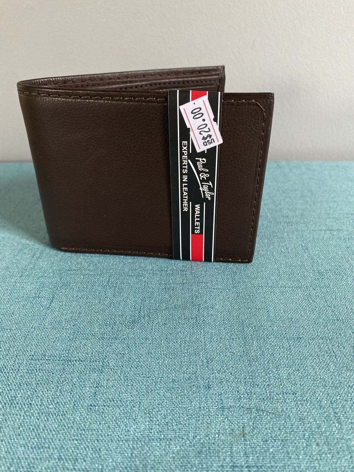 Men's leather slim wallet with two hidden pockets inside, in brown ...