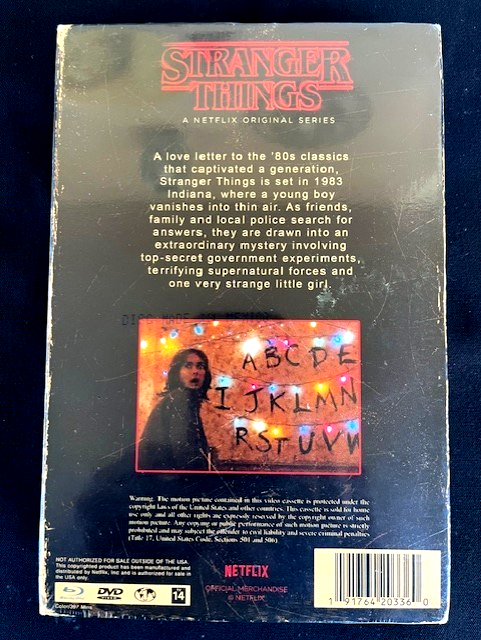 STRANGER THINGS-COMPLETE SEASON 1 (4 Disc Blu-Ray-DVD) W/ Poster ...
