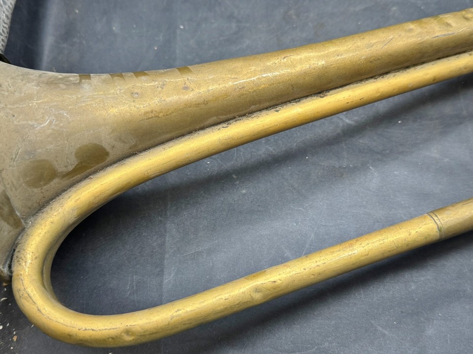 VINTAGE BRASS BUGLE INSTRUMENT ARMY STYLE WITH PATINA DISPLAY OR PROP ...