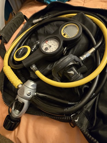 Scuba diving Equipment Set, BCD, Regulator, COMPUTOR AQUA LUNG ,OCEANIC ...