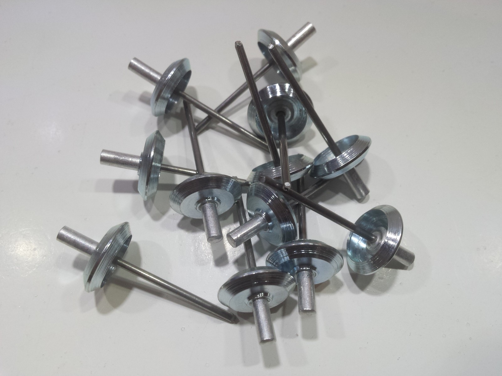 TRIUMPH 2000 2500 2.5pi LOWER SILL MOULDING TUCKER RIVETS CLIPS CHROME ...