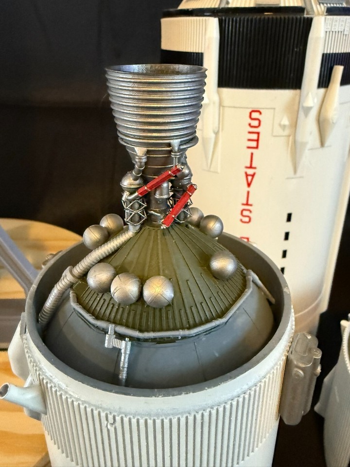 Museum Quality 1/72 scale Saturn V model kit - 150 piece 3D resin ...
