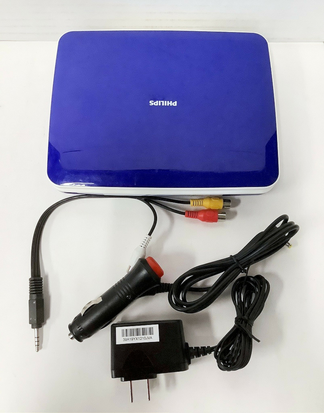 Philips PET741N/37 7" LCD Portable DVD Player BLUE travel movie compact ...