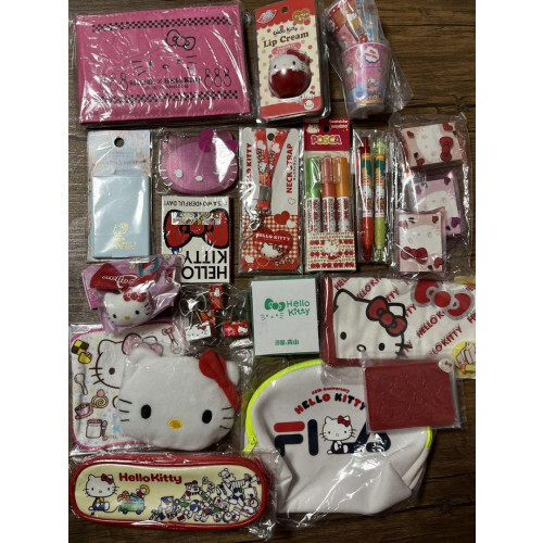 Assortment set of over 100 Hello Kitty goods, including many limited ...
