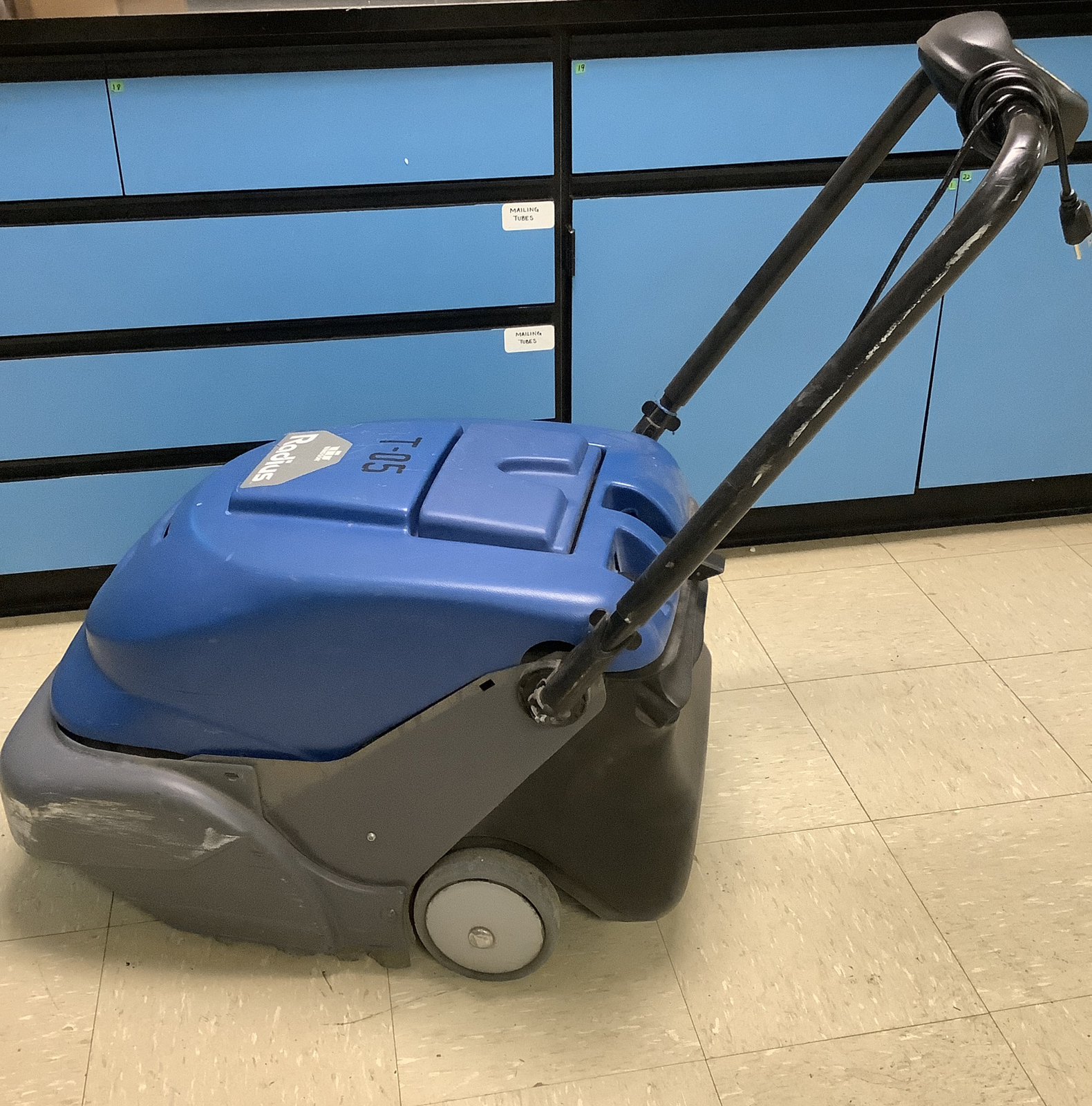 Windsor Radius RWB24 Walk Behind Sweeper | No Power | eBay