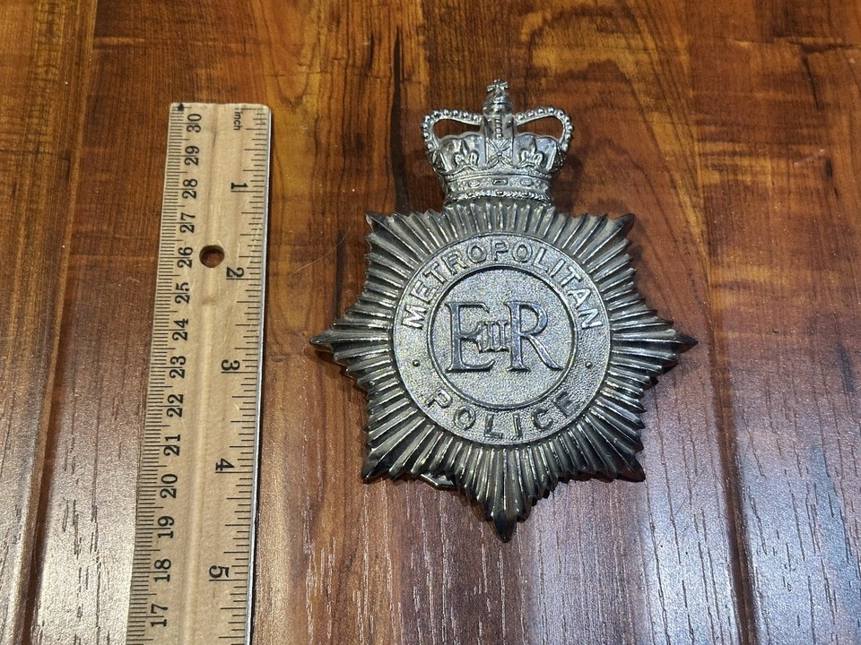 British Metropolitan Police ER Queen Elizabeth II Post 1953 Helmet ...
